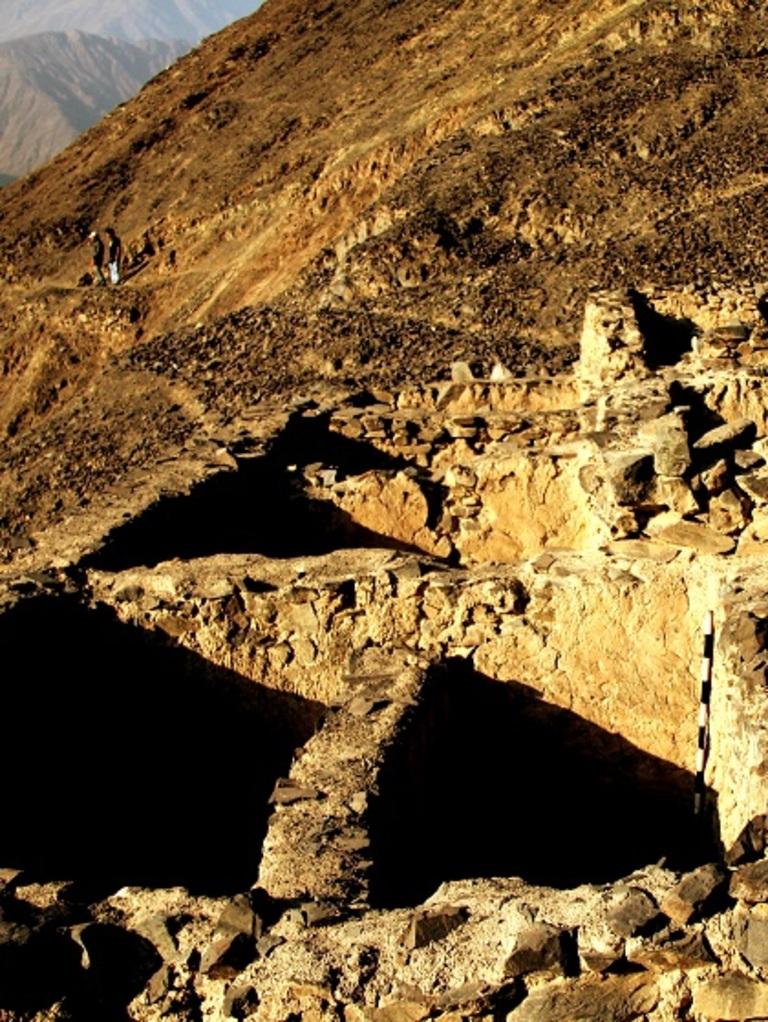 Proyecto de Investigación Colcas Del Valle Medio de Cañete Durante El ...