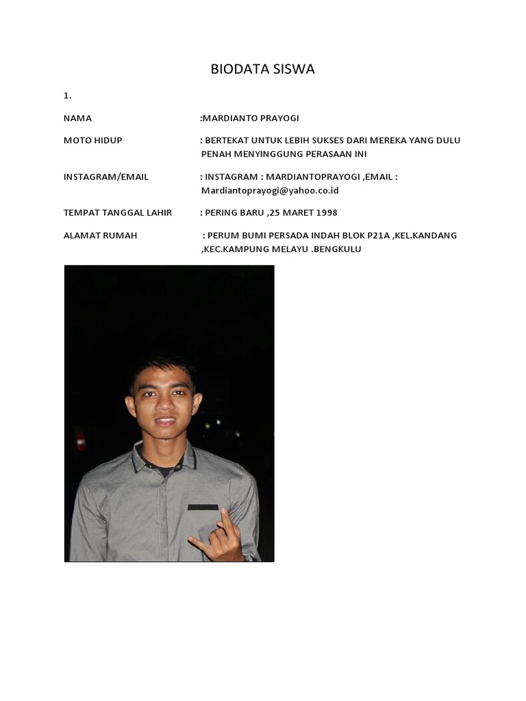 Biodata Siswa Kelas Xii | PDF
