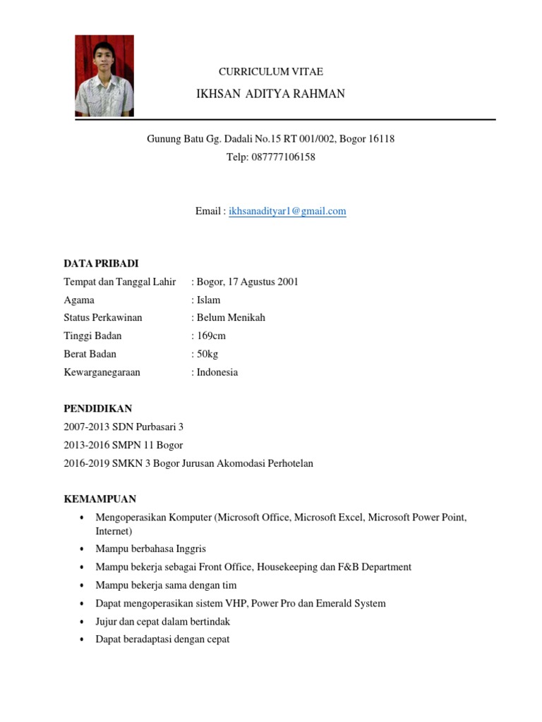 CV Ikhsan Aditya Rahman - Lulusan Perhotelan | PDF