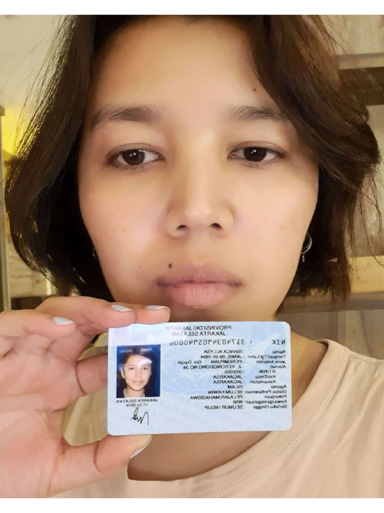 Foto Selfi Pegang KTP | PDF