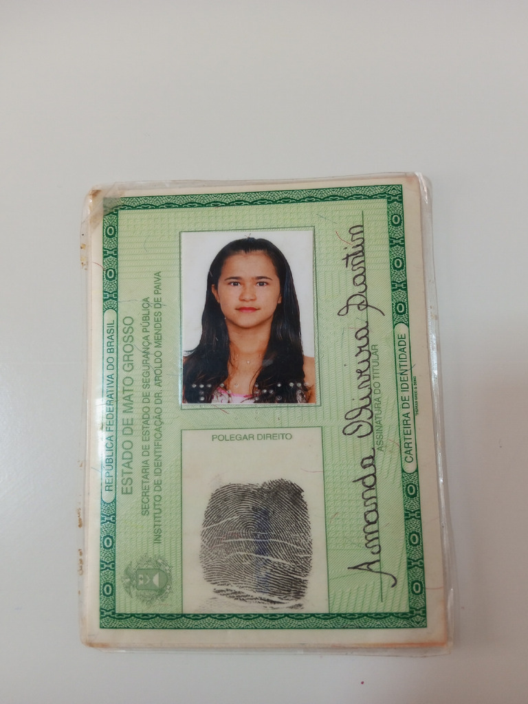 Identidade - Amanda Santin 02 | PDF