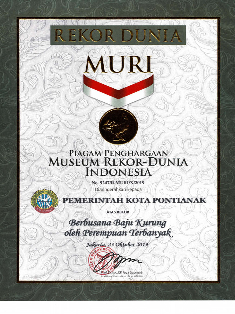 Rekor Muri Baju Kurung | PDF