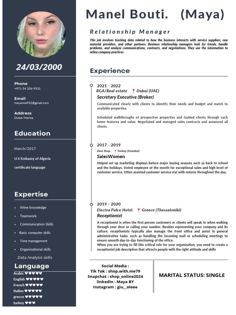 Black White Minimalist CV Resume | PDF