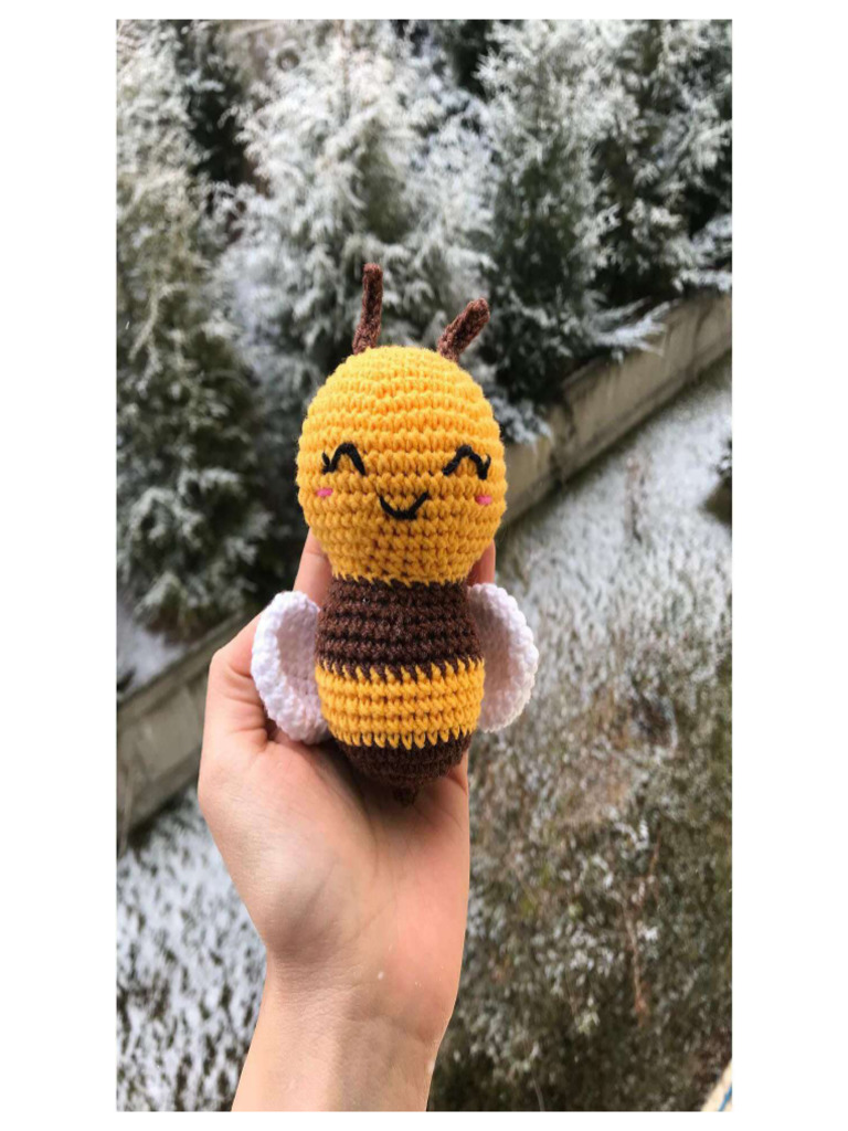 Crochet Bee Keychain Free Amigurumi Pattern 1 | PDF