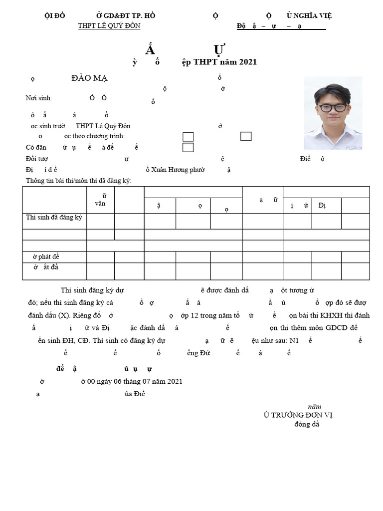 T1 Giay Bao Du Thi Lop 12D4 | PDF