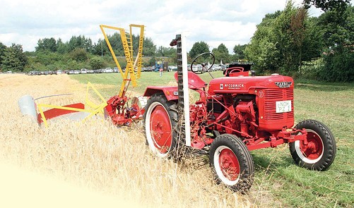 60 Years On - Farmall Dld-2 - Tractor & Farming Heritage | Everand