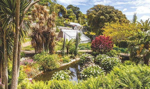 Green And Pleasant Islands - Country Life | Everand