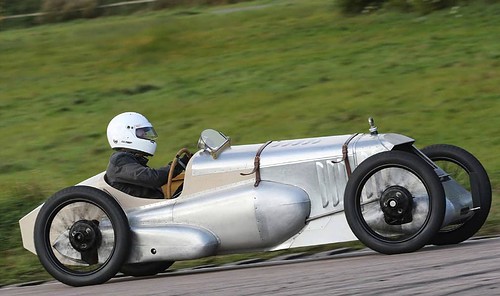 SLIPPERY ANNE: RECREATING A 1920s RACER - Motorsport News | Everand