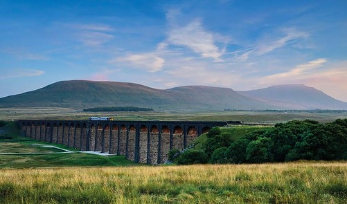 Rediscovering the Red Rose County - Britain | Everand