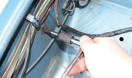 Lighting Faults And A Head Examination - Classics Monthly | Everand