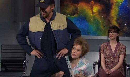 Ryan Gosling Kept Cracking Up During Latest SNL Alien Skit With Kate ...