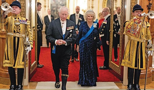 Hosting A Sparkling Reception At Buckingham Palace The King And Queen ...